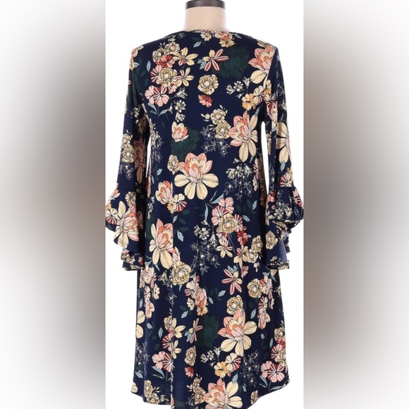 SJS | Dresses | Nwt Sjs Dress With Cutout From Shoulder To Elbow In A ...